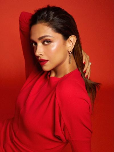 Ananya Panday to Alaya F: Actresses Who Made Red Hot Lips Their ...