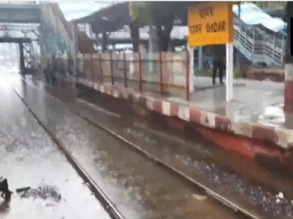 Mumbai Local Train Update: Dadar Railway Tracks Submerged After Heavy ...