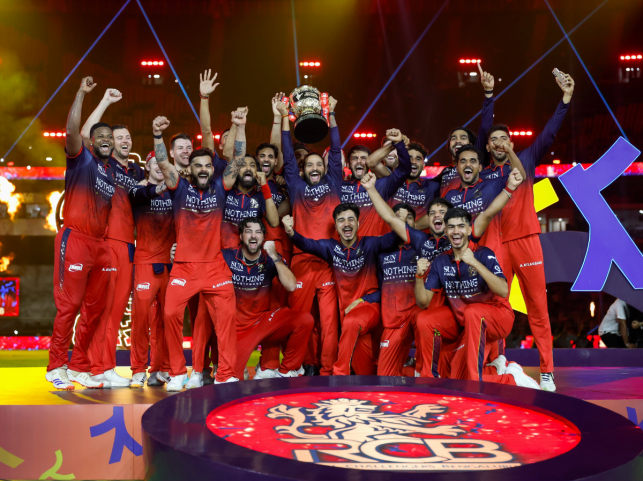 RCB Celebration Photos and Video: Virat Kohli, Rajat Patidar and Team ...