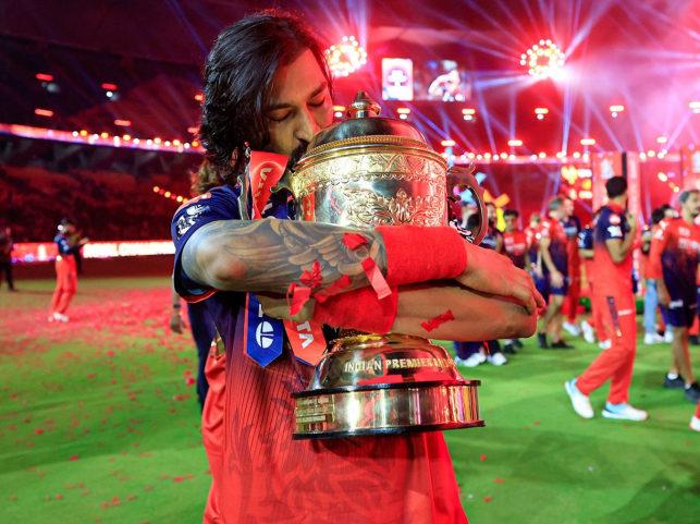 RCB Celebration Photos and Video: Virat Kohli, Rajat Patidar and Team ...
