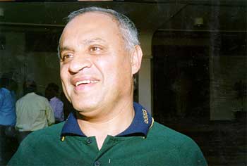 Goolam Rajah, former South Africa team manager, dies of COVID-19 ...