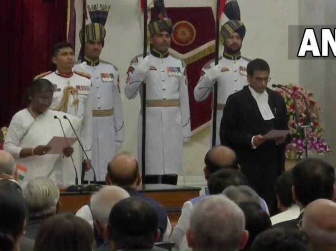 DY Chandrachud takes oath as 50th Chief Justice of India | www ...