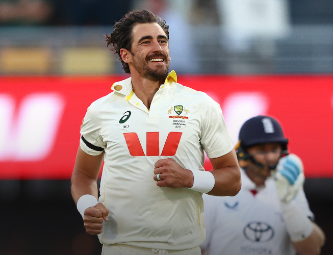 Mitchell Starc Surpasses Wasim Akram, Becomes Highest-Wicket-Taking ...