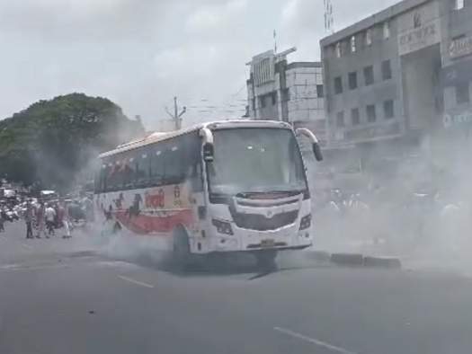 Shivshahi ST bus catches fire on Pune-Nashik highway, no casualties reported | www.lokmattimes.com