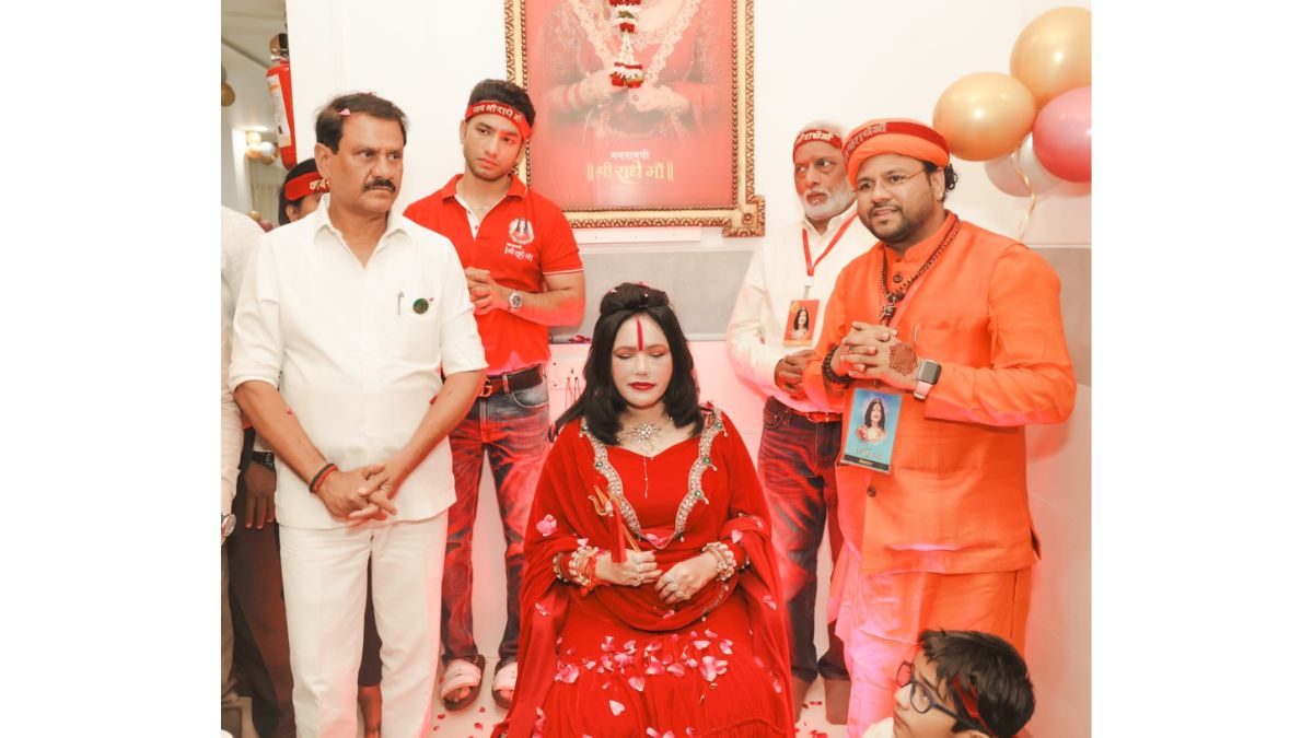 Radhe Guru Maa and MLA Prakash Surve Inaugurate a Dialysis Center in ...