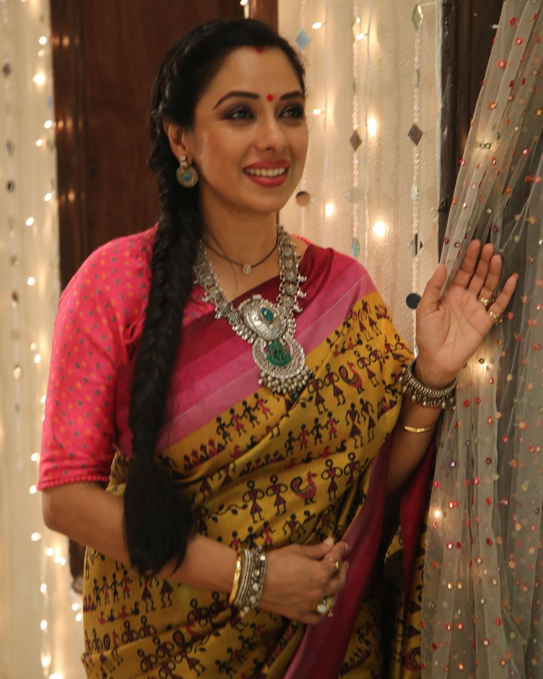 anupama serial actress rupa ganguly photos goes viral on internet ...