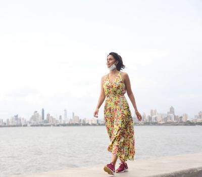 Mallika sherawat evening walk in yellow dress photos goes viral on ...