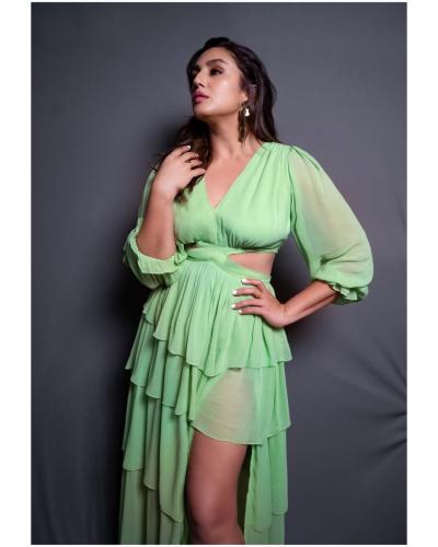Huma Qureshi Look Glamorous In Green Colour Backless Dress Created A