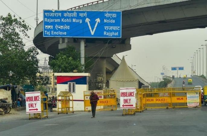 Road Signs In Delhi: हिंदी, अंग्रेजी, पंजाबी और उर्दू भाषा में ...