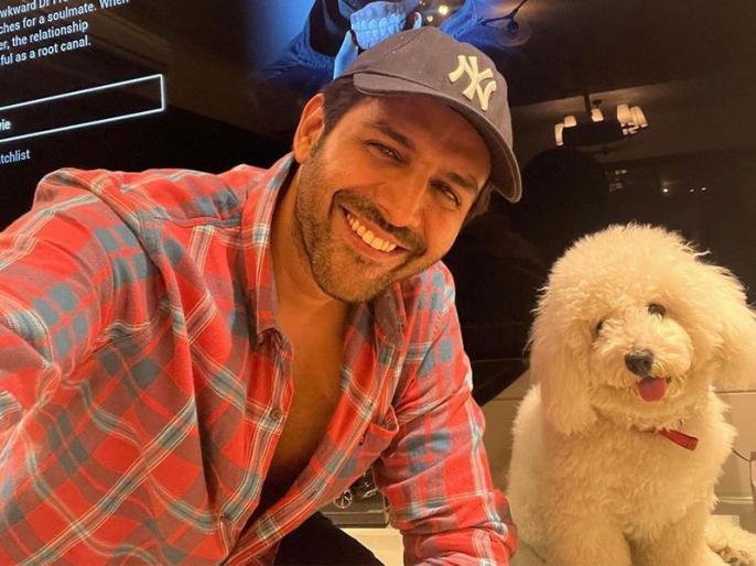 Kartik Aaryan watched Freddy with his pet dog Katori picture went viral ...