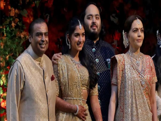 Dr. Vijay Darda's blog: Nita Ambani watered the tree of Dhirubhai's ...