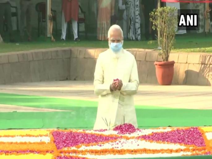 PM Narendra Modi tribute to Mahatma Gandhi and Lal bahadur shastri at ...